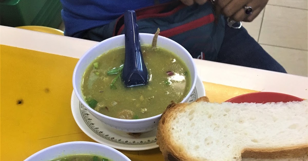 Roti Cicah Sup Kambing Di Restoran Sup Hameed, George Town, Pulau Pinang