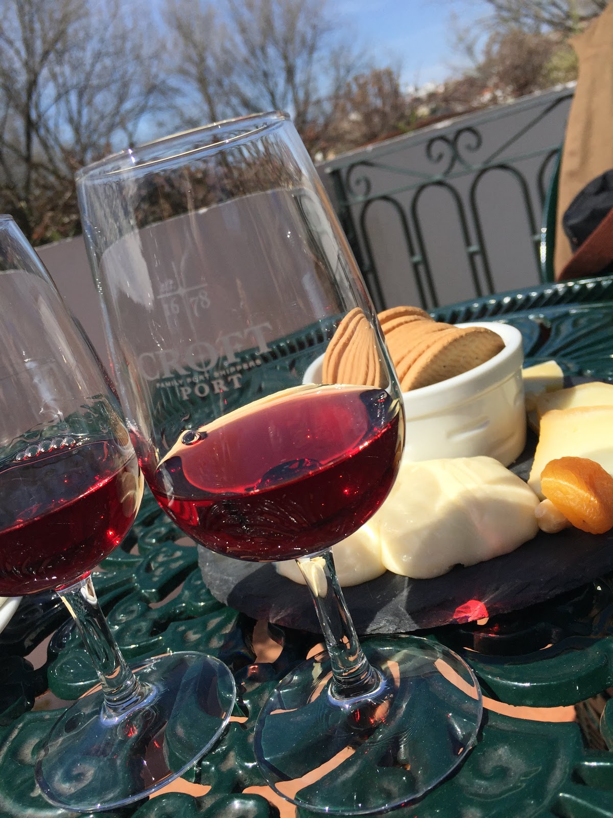 five.one.five.zero.zero.: port. in porto.