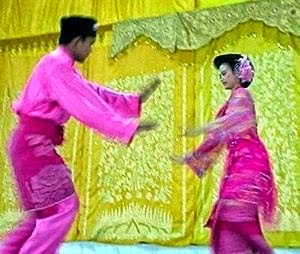 Budaya Kepulauan Riau - THE COLOUR OF INDONESIA