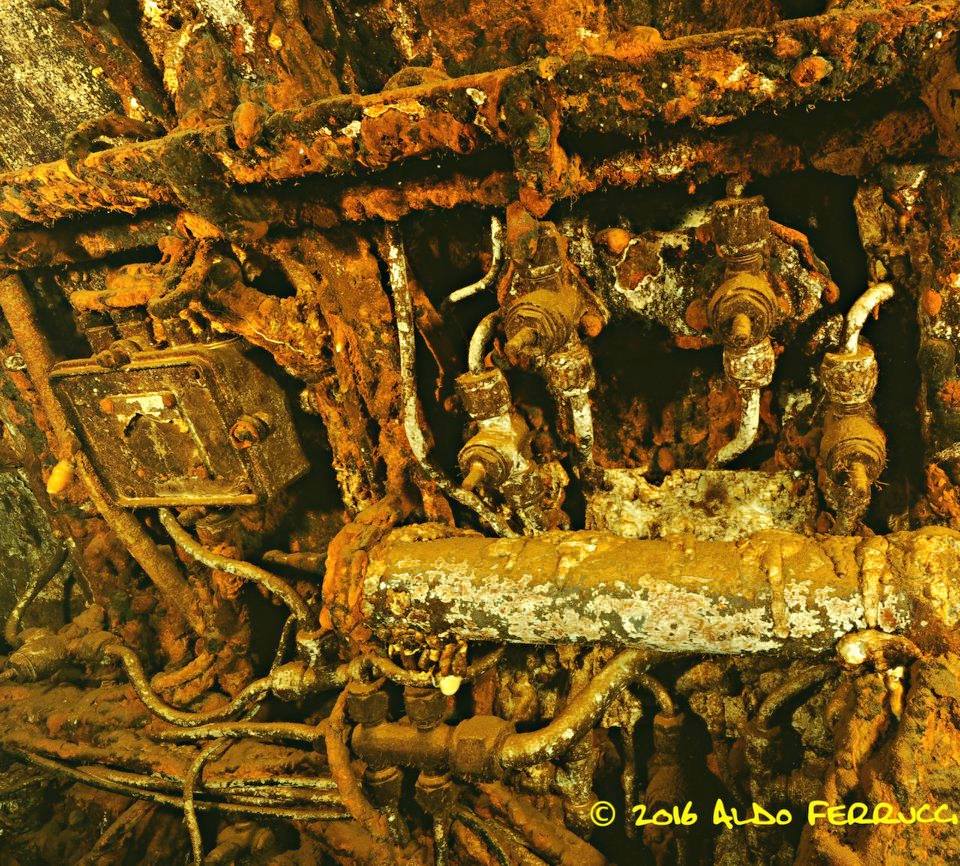 Inside a submarine wreck: Aldo Ferrucci’s stunning photos from a WW2 ...