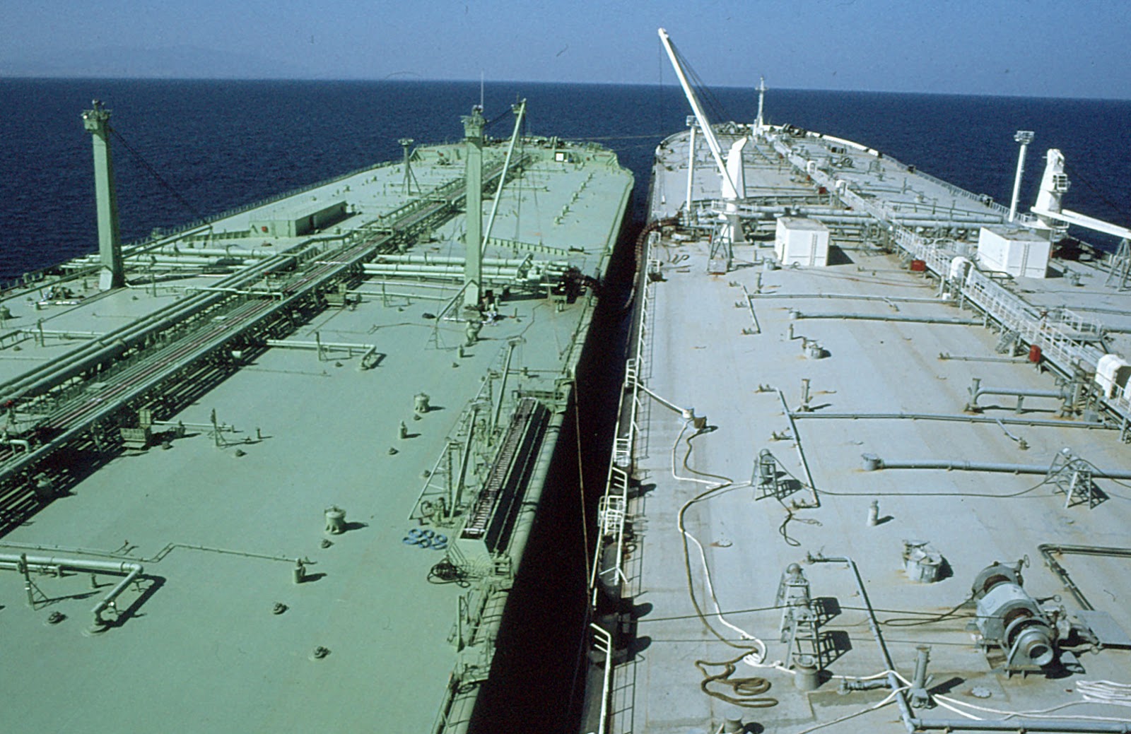 'ZIEN EN WETEN': LEPTON S.S. SHELL TANKERS B.V. (DEEL 1/3b)