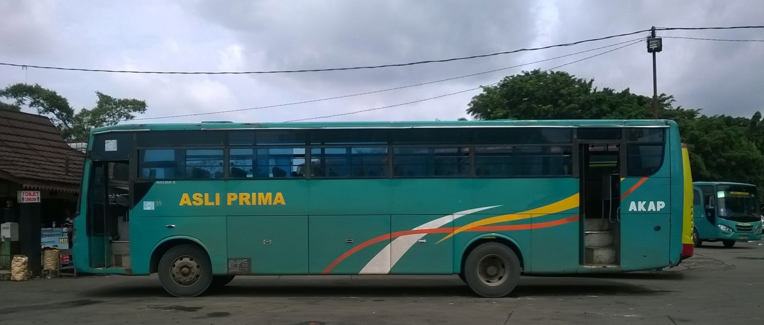 Inilah Penampakkan 8 Bus yang dikenal Sebagai Raja Jalanan - Tonapedia