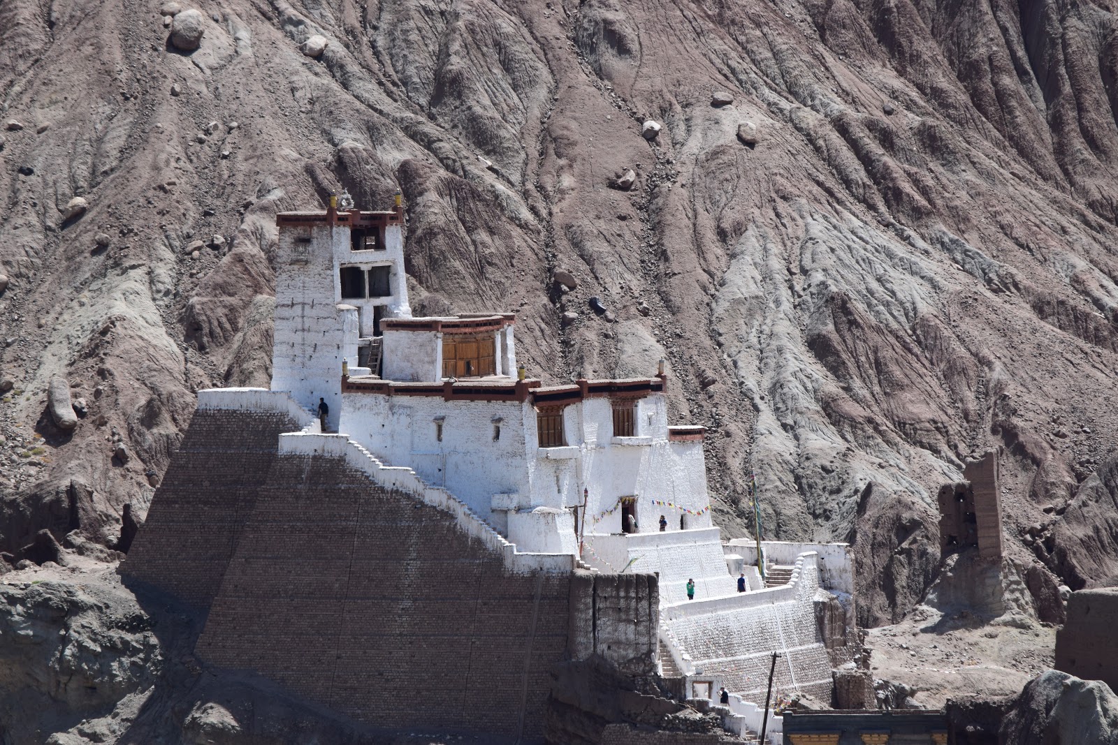 Road Less Travelled: Basgo Ruins Of A Bygone Era!