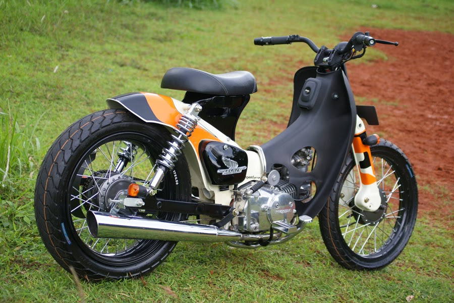 Sexy Black Honda C70 custom