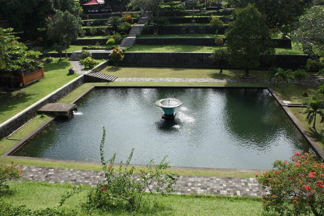 Lombok Tourism Spot : The Sacred Narmada Park - Lombok Island