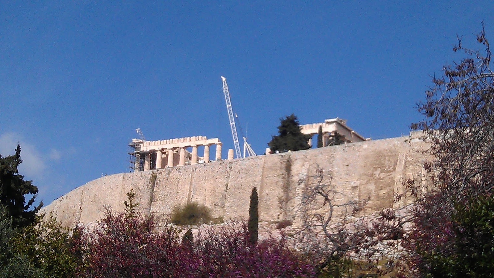 φιλο-λόγια: ΓΥΡΩ ΑΠΟ ΤΗΝ ΑΚΡΟΠΟΛΗ