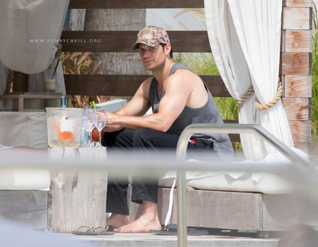 Henry Cavill Latinfans: Henry Cavill en Miami Beach Florida 27-Ago-16