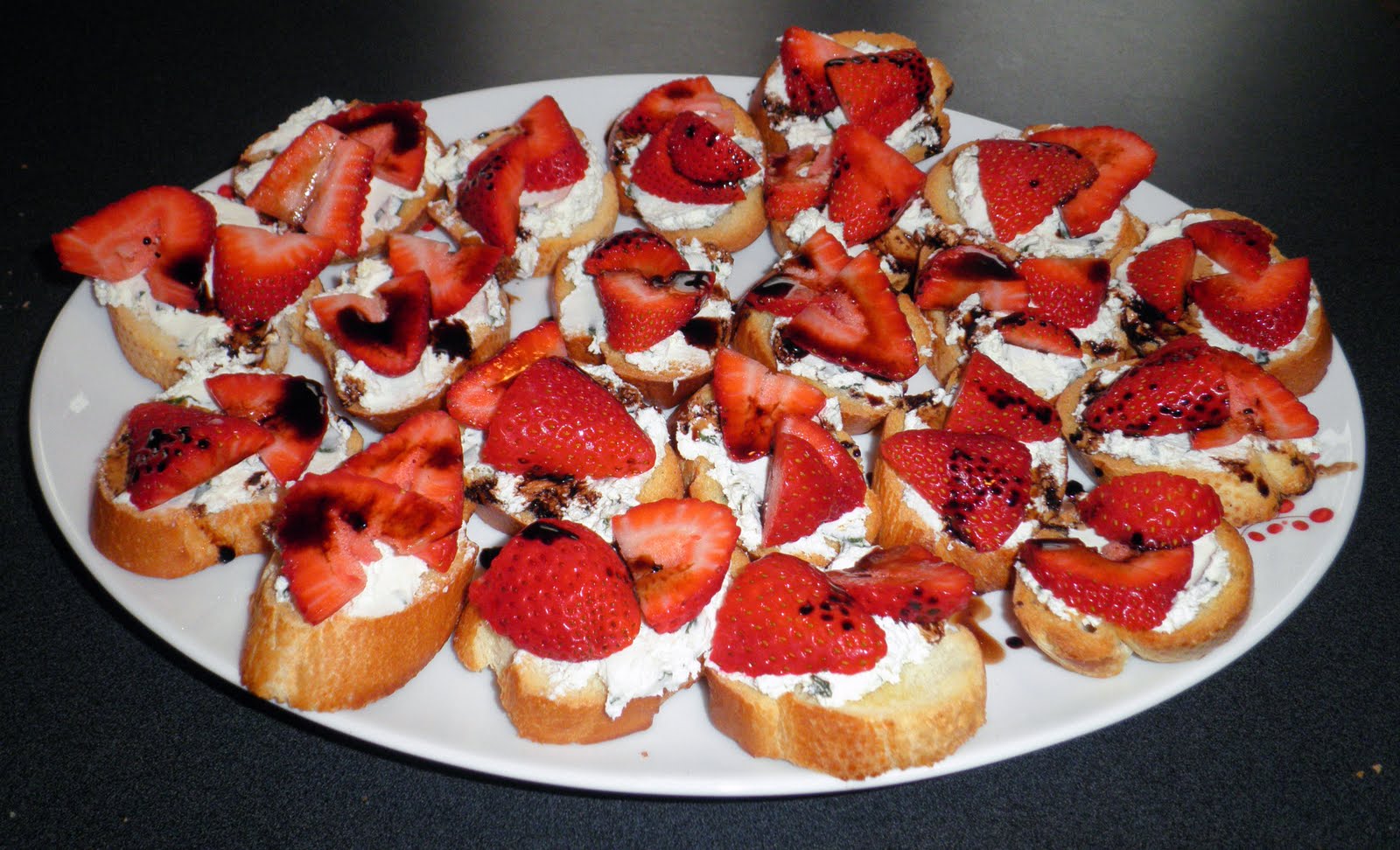 Windy City Kitsch'n: Strawberry - Goat Cheese Crostini