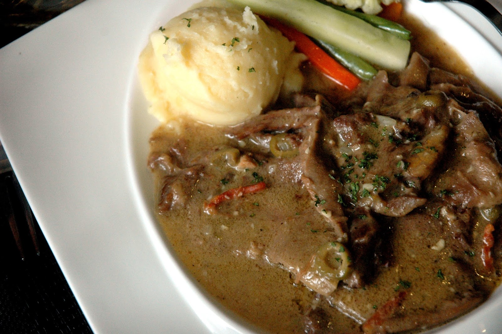 DUDE FOR FOOD: A Family Affair: Leonardo's Lechon at Heirloom Kitchen