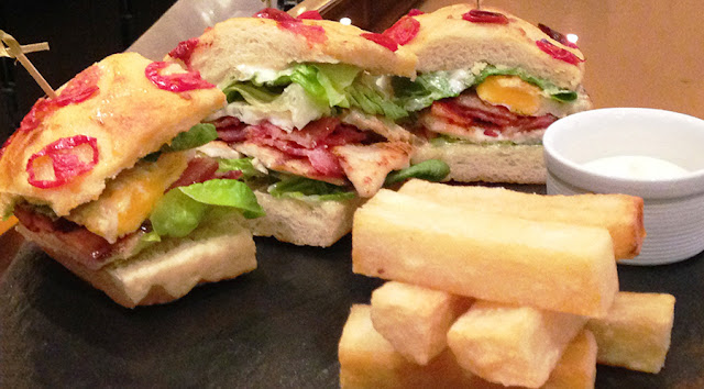 Pillar to Post: THE CLUB SANDWICH AT THE DORCHESTER