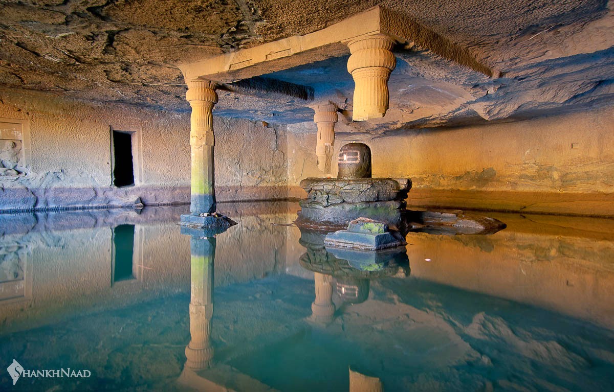 sam: Shivling at Kedareshwar Cave