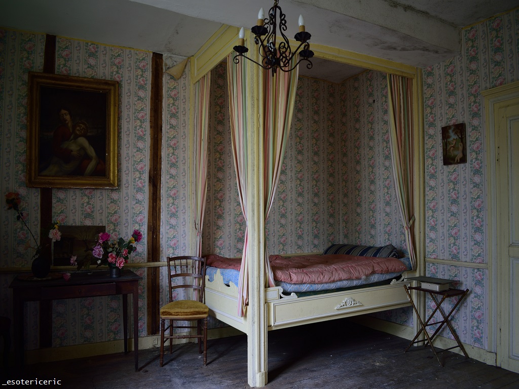 Esoteric Eric: In Accordance with Ordinance : Chateau Marianne, France