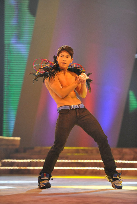 MILO Sports: #BENCH30: Enchong Dee for BENCH, NIKE and DC Shoes