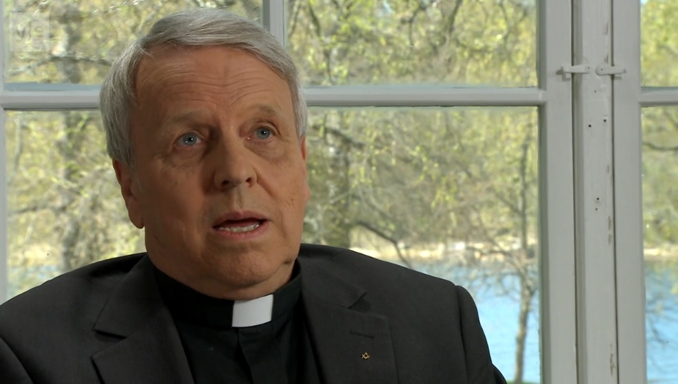 Eliitin Esoteeriset Symbolit: Pappi ja vapaamuurari