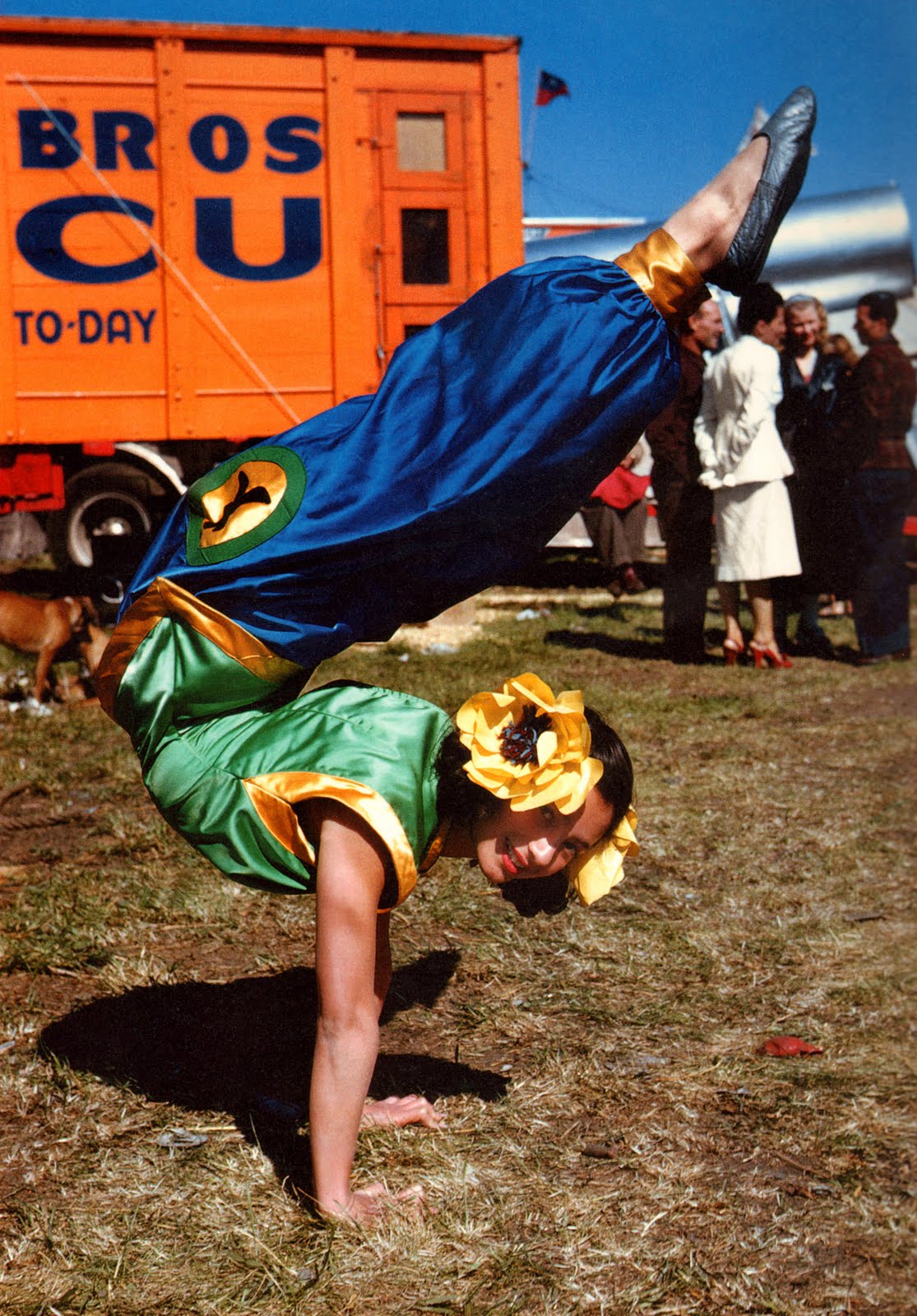 15 Wonderful Color Portrait Photos of Circus Performers From Between ...