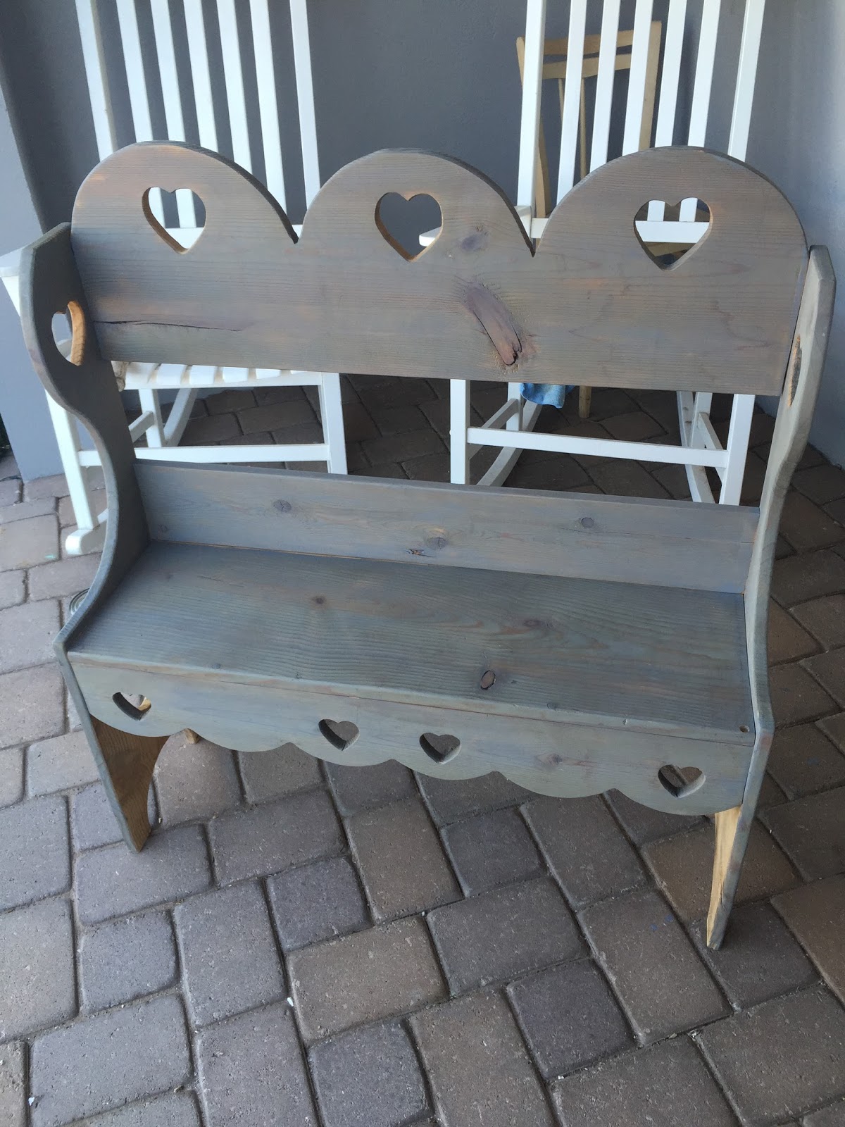 A journey into crafts, DIY and everything in between: Bench Love