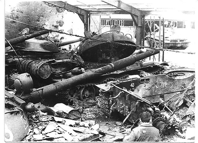 Gur Khan attacks!: Т-64 горят прямо в боксах