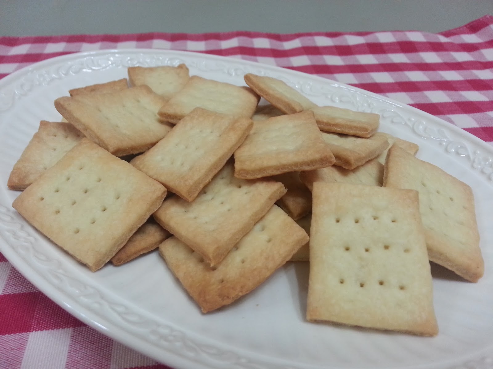 Life is colorful: Biskut Krim Kracker Homemade (uli guna tangan!)