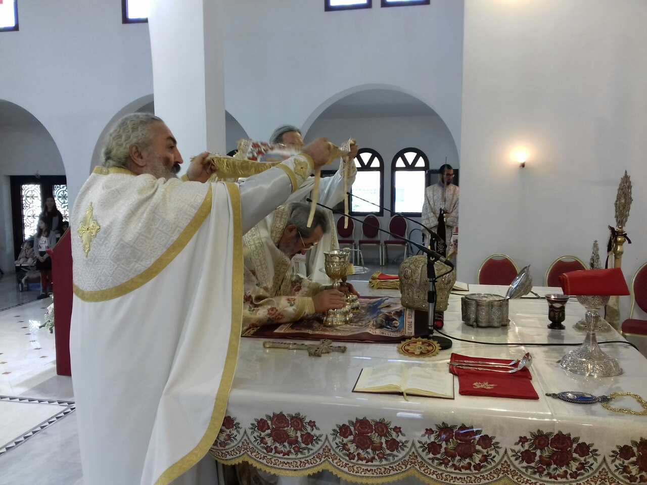 Ι.Ν Αγίων Χριστοφόρου και Ευθυμίου Κατερίνης: ΜΕ ΜΕΓΑΛΗ ΛΑΜΠΡΟΤΗΤΑ ...