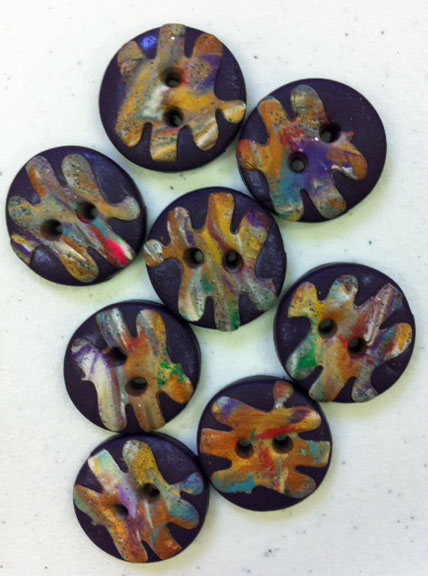 Purple & Prose: Bella Buttons!