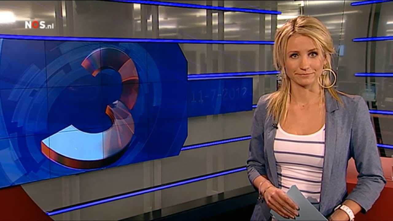Dionne Stax: NOS journaal op 3 presentatrice Dionne Stax loopt ...