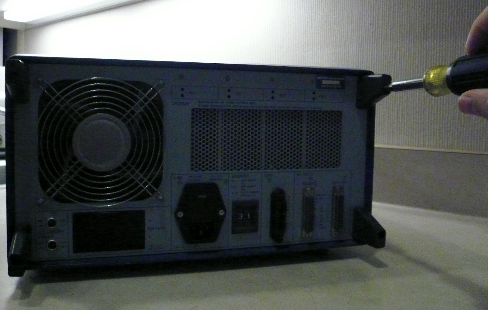 Japan's World of Digital Electronics: Disassembling a LeCroy 9400 ...
