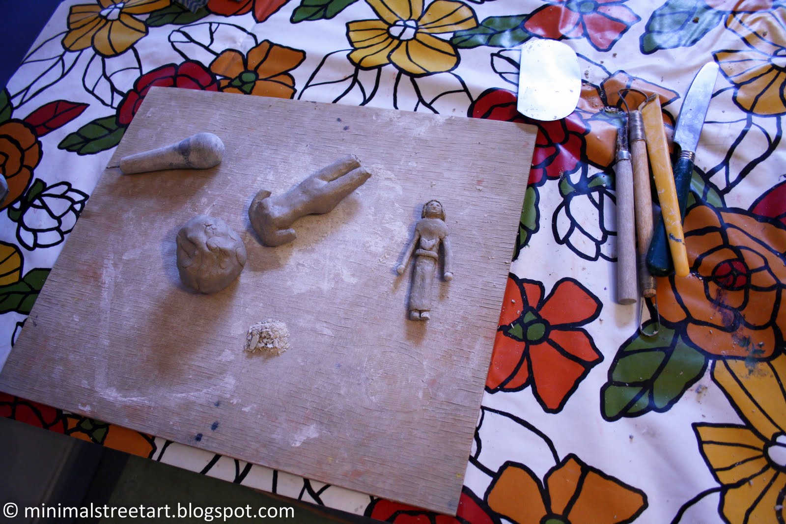 Minimal Street Art: Minimal Street Art - the first step with clay