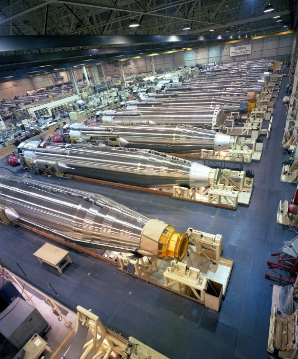 daily timewaster: November 17, 1961 – Inside a General Dynamics plant ...