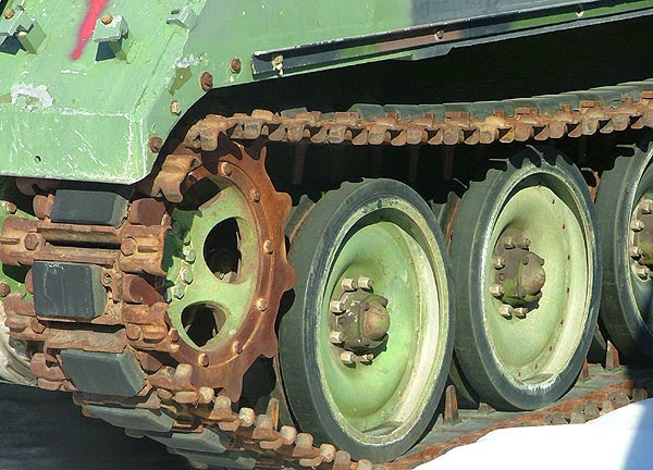 WARFARE TECHNOLOGY: Band Tracks