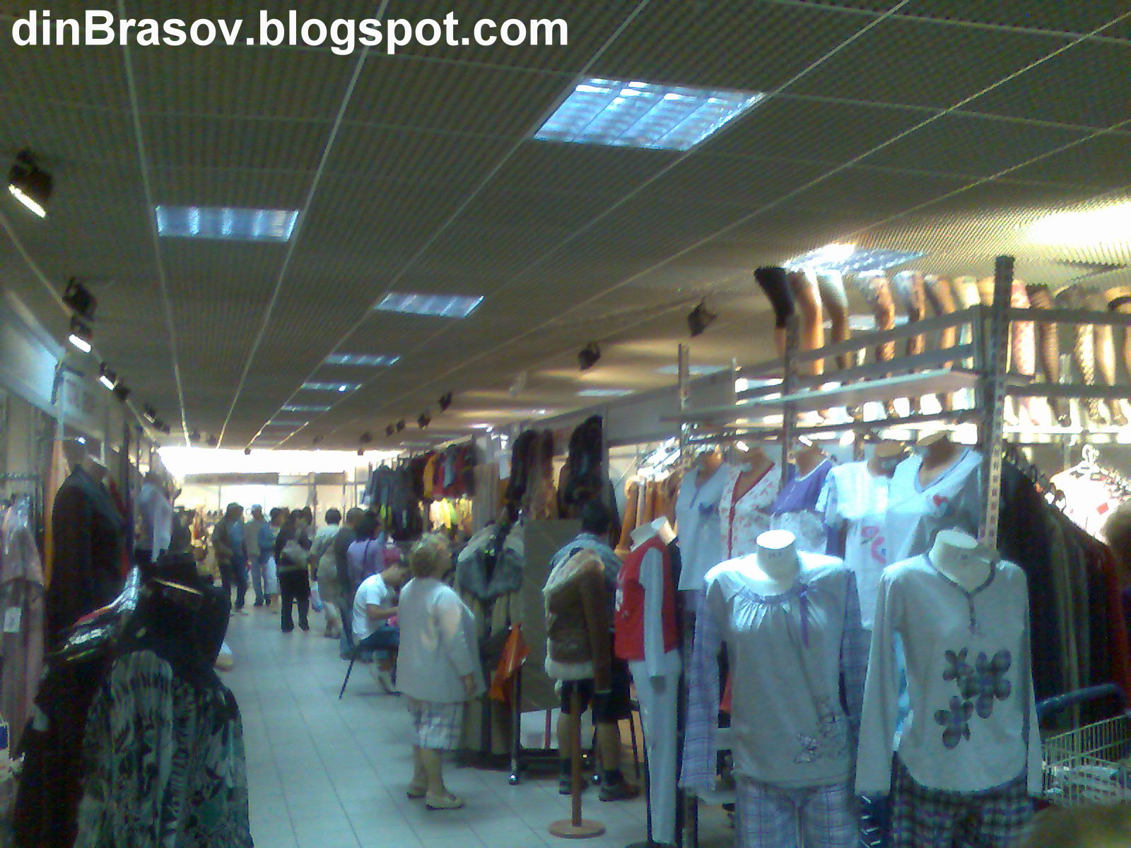 din Brasov: Targ de haine la ITC (mai 2012)