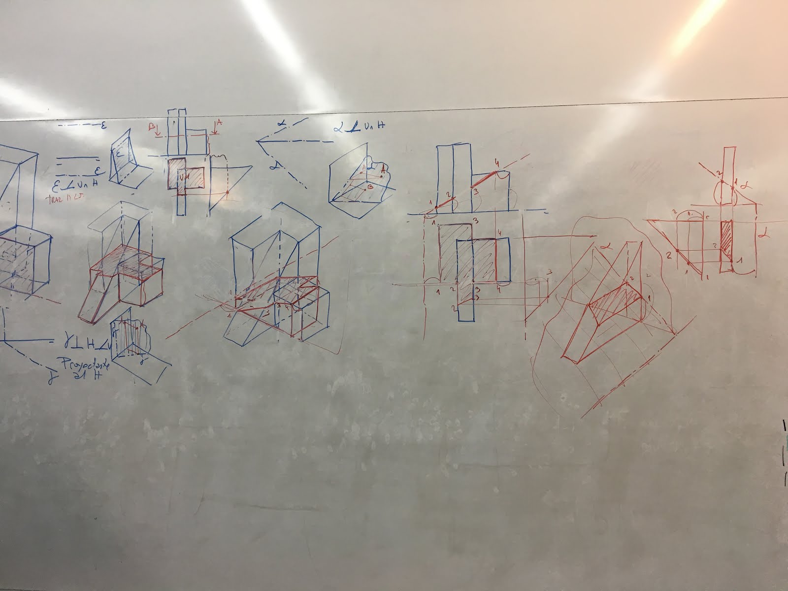 Elementos de Diseño Uno: Corte oblicuo y verdadera magnitud