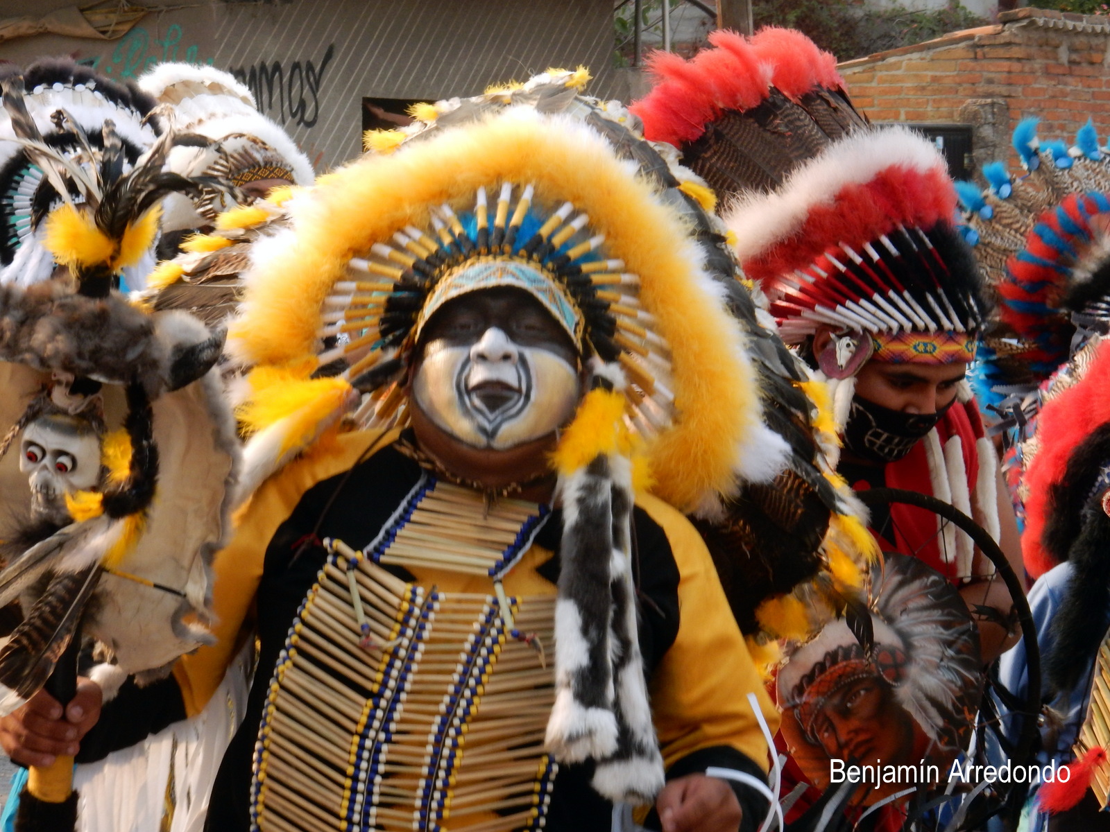 El Bable: La Danza de Comanches el día de la Santa Cruz en Valtierrilla ...