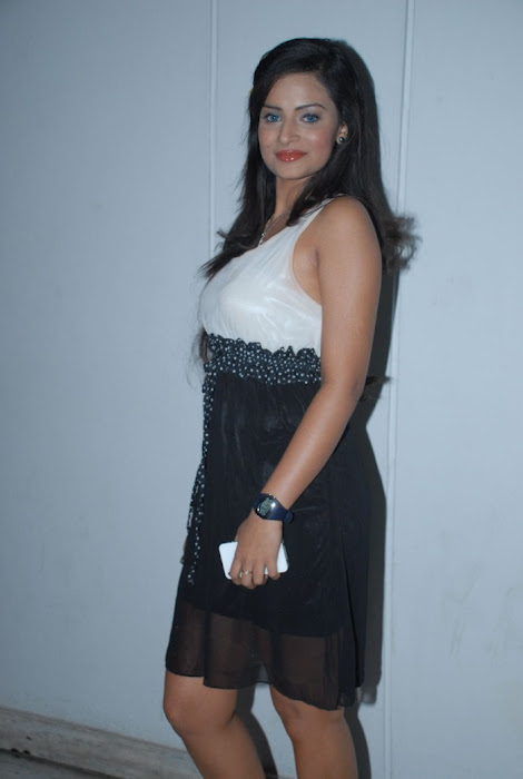 Anuhya Reddy In Short Skirt