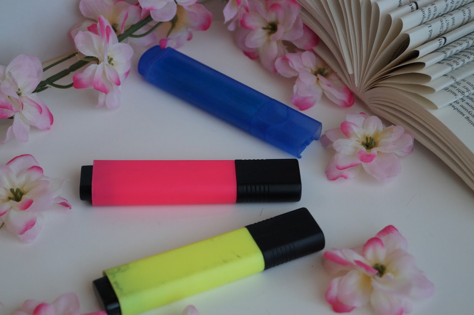 Beauty, Fashion Lifestyle : DIY: Regenbogen Textmarker