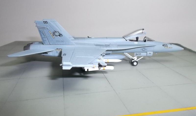 Thailandscale144: F/A-18C US.NAVY "CHIPPY HO!!!" VFA-195 ' 2002