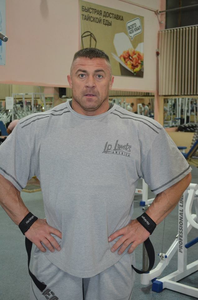 Muscle Lover: Bodybuilders with their clothes on