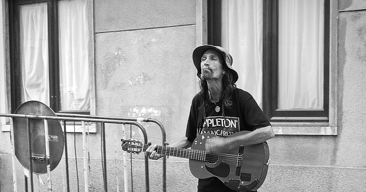 Receber e Dar: Músico... / Musician...