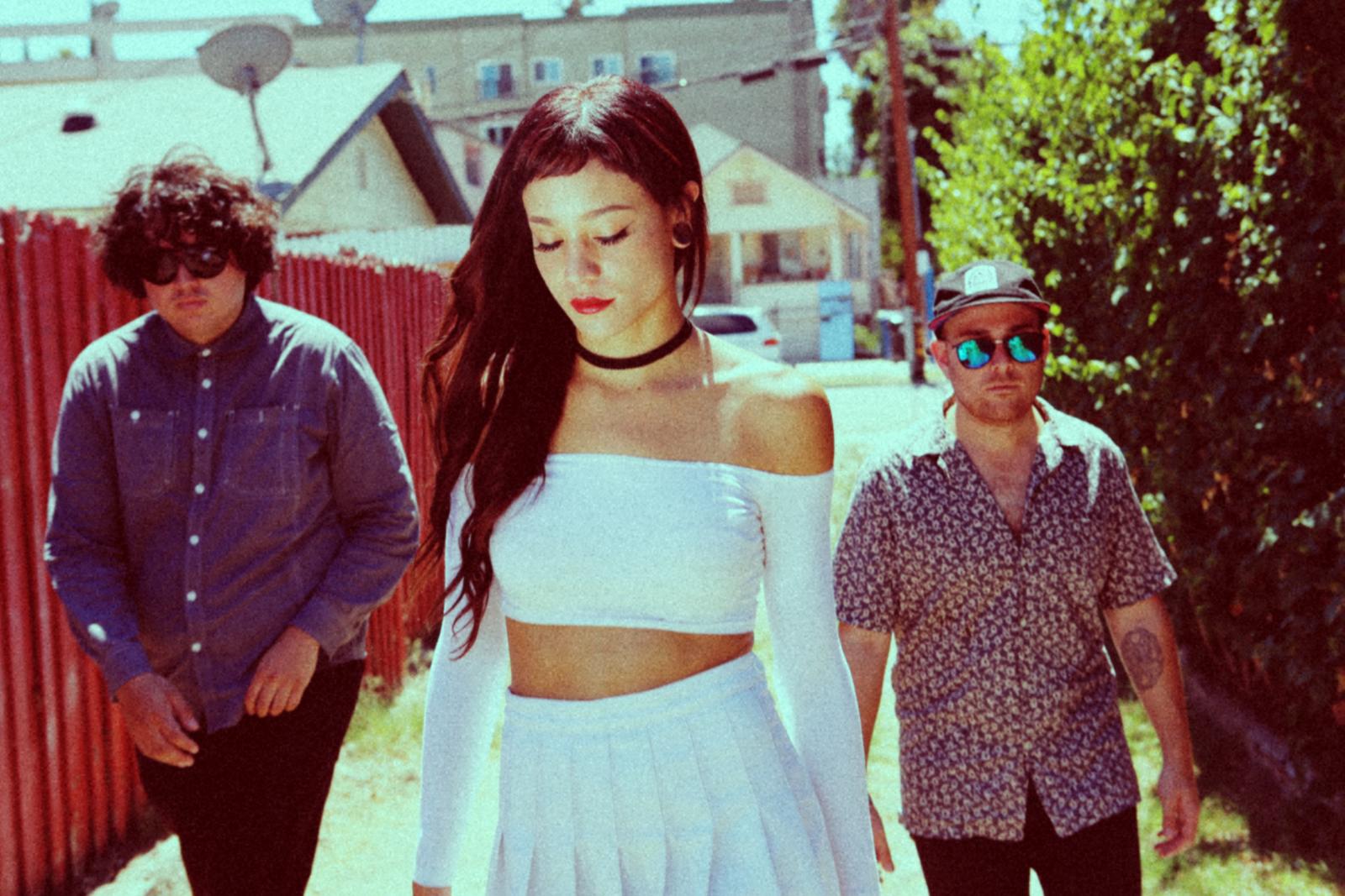 Featured Artist - Cannons | Hooked On The Music