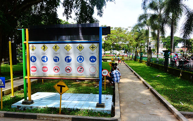 Mengenal Rambu-rambu Lalu Lintas di Taman Zebra Cilacap - Nasirullah Sitam