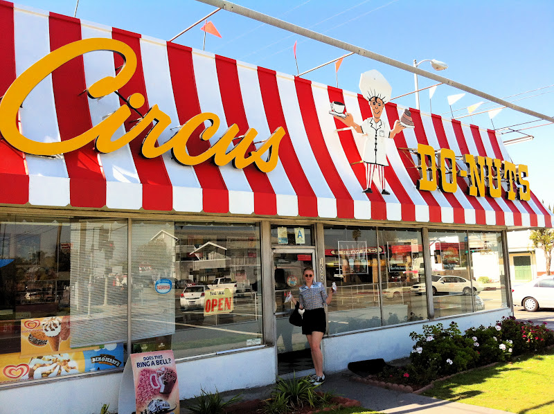 wacky tacky: Chow Time: Circus Do-Nuts