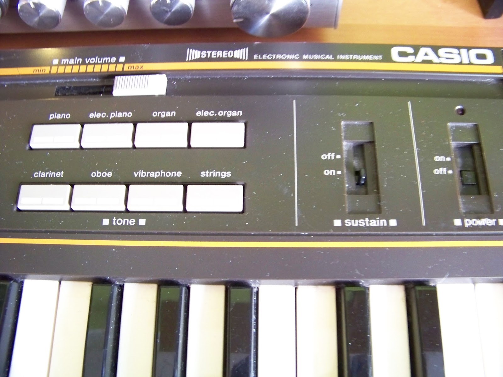 Vintage audio and music instruments: CASIO CASIOTONE MT-90