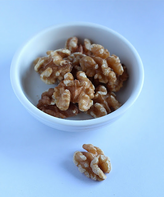 Food Endeavours of the Blue Apocalypse: Chinese Walnut Cookies