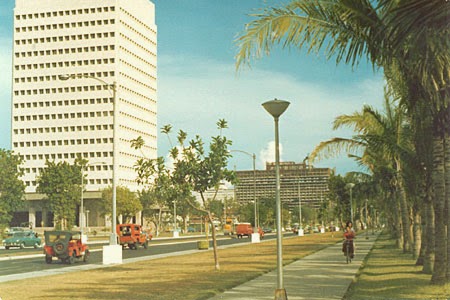Arquitectura Manila: Ramón Magsaysay Center