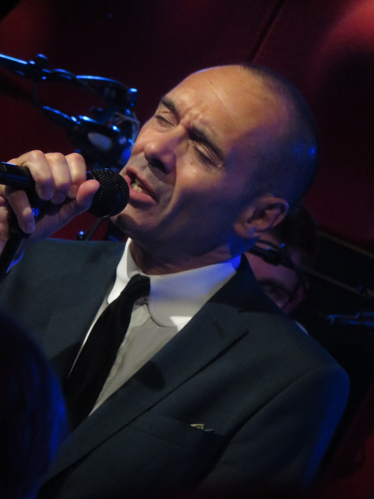 Ronald Says - memoirs of a music addict: On Stage: New Cool Collective ...