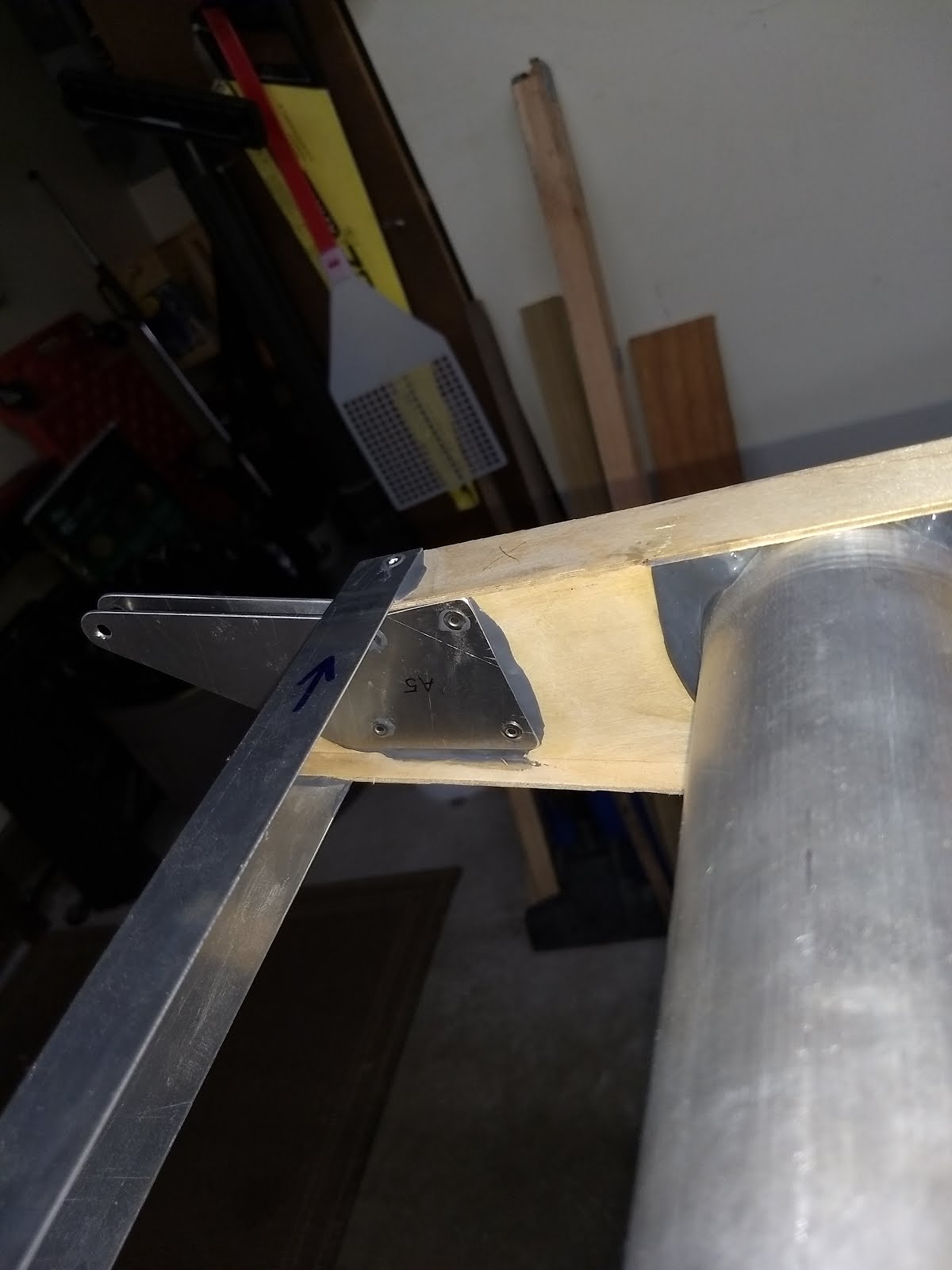 Just Highlander 371: Right wing flap and aileron hinges