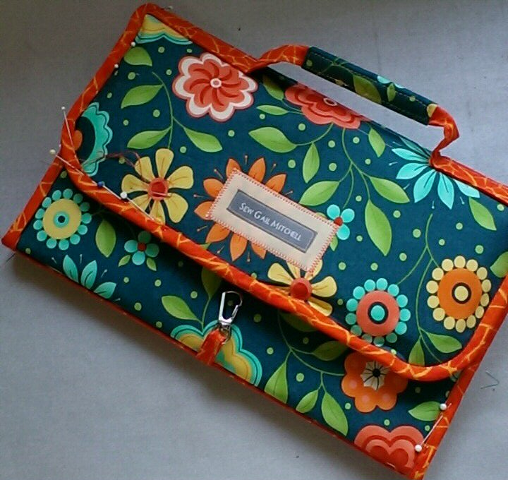 Quilt, Knit, Run, Sew: Presenting my Classmate Bag