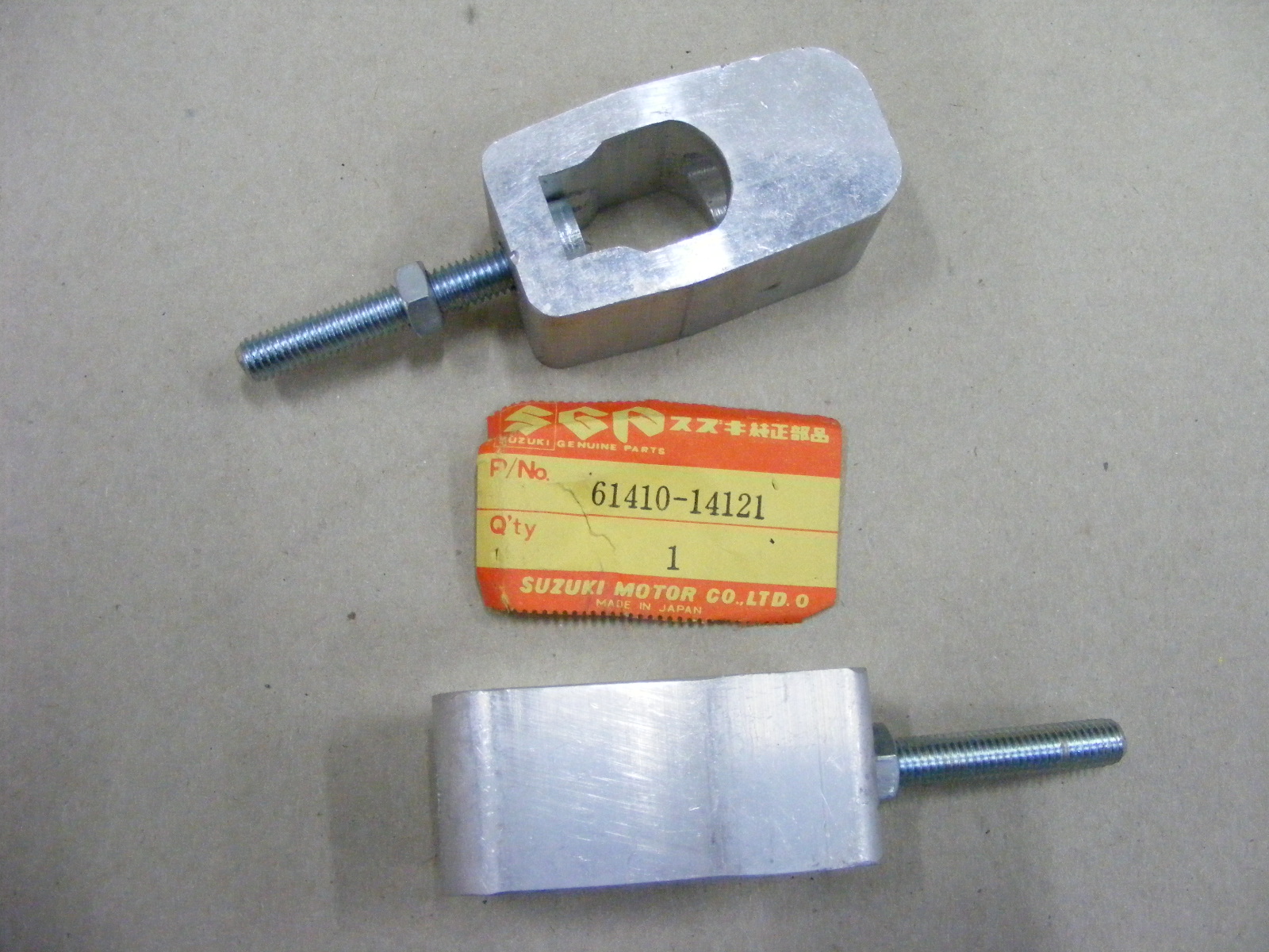 Classic-Peter Parts 4 sale: SUZUKI delar till salu