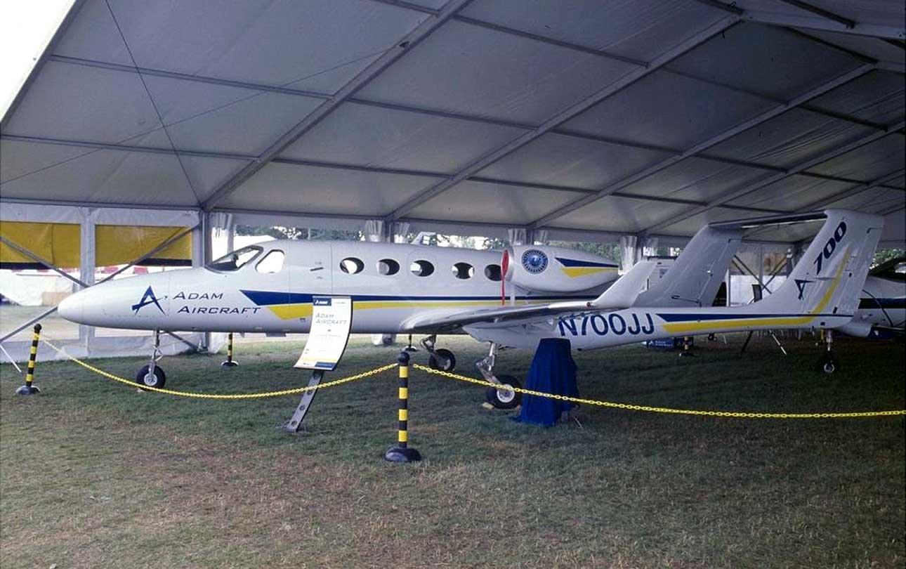 nhungdoicanh: Adam A700 Adamjet