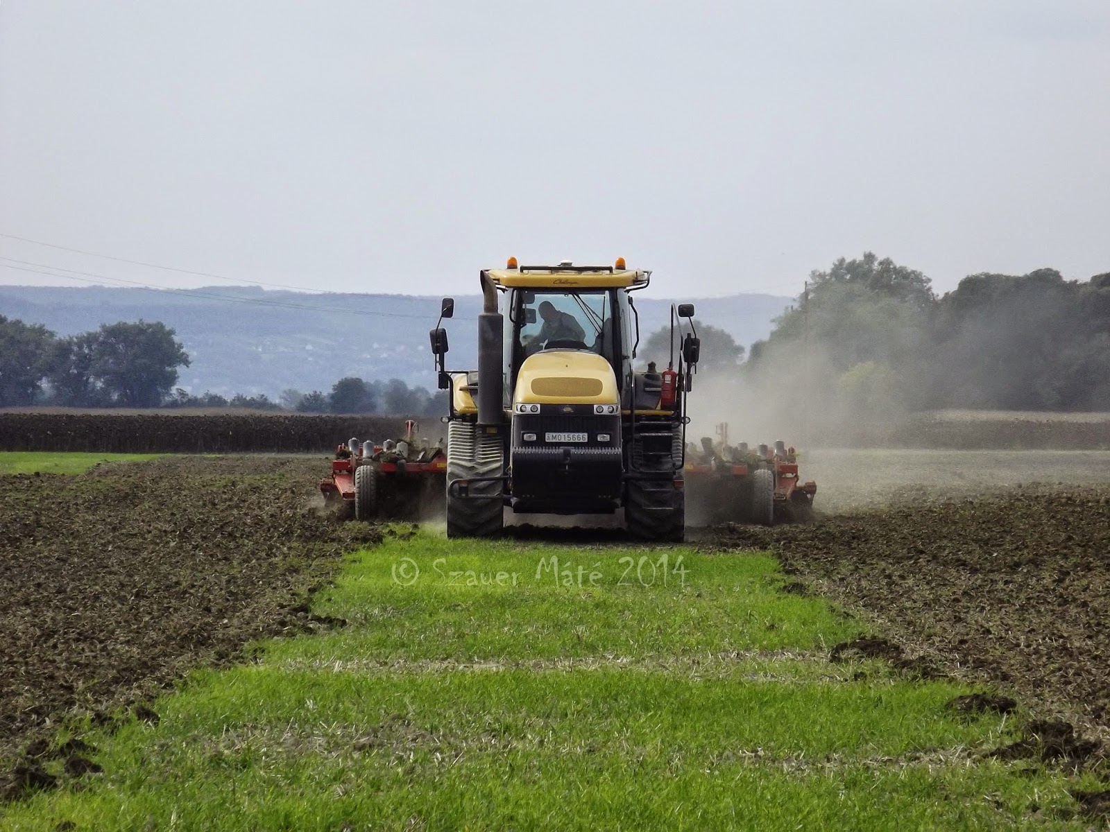 ..Mezőgépek..: Challenger MT875C + Horsch Tiger 6