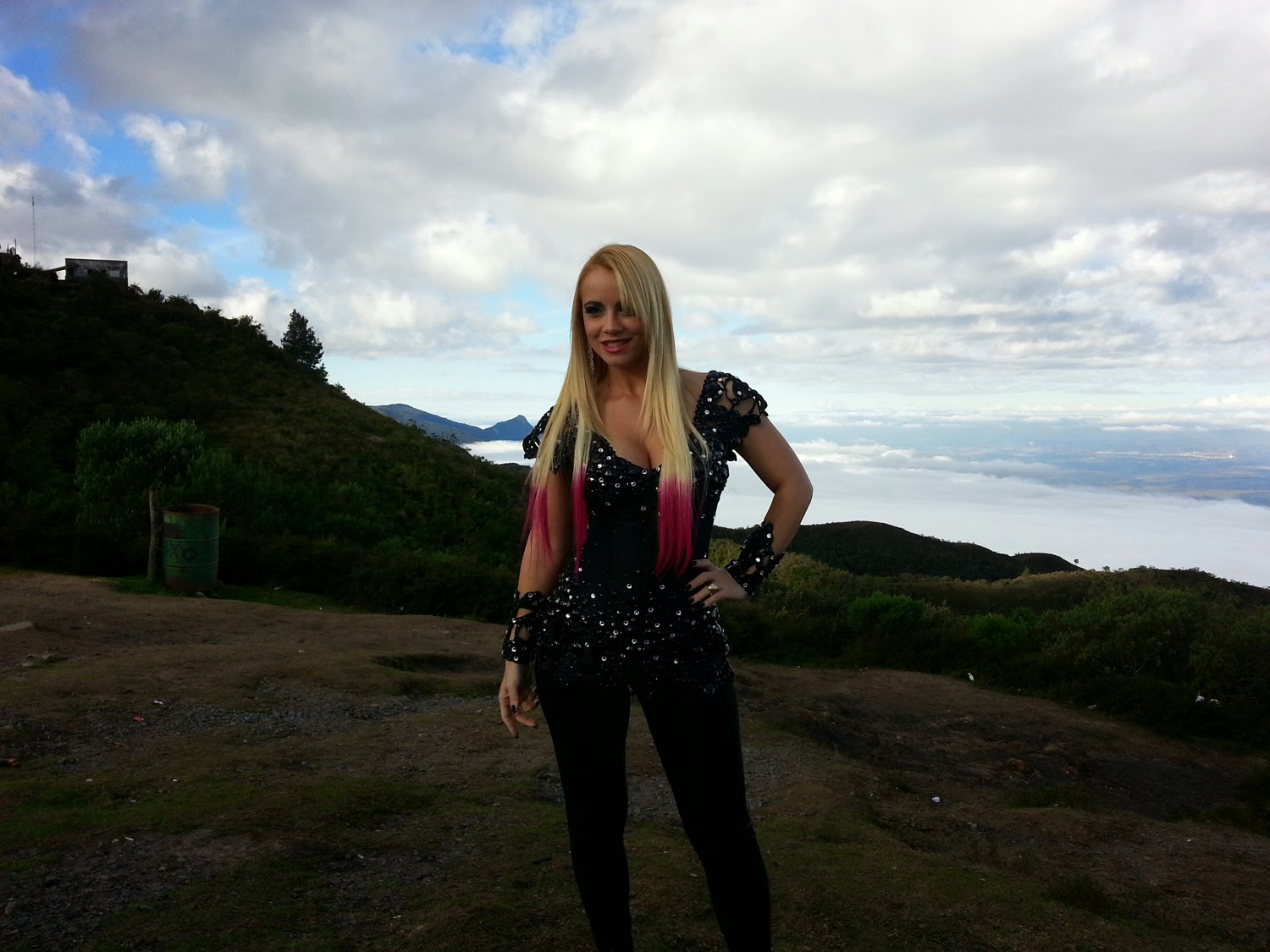 SÓ GOSTOSA PARA APRECIAR: delicia DEBORA FANTINE